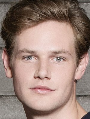 Dominic Marcus Singer | ČSFD.cz