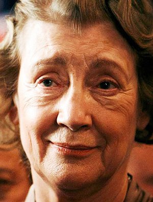 Joan Blackham | Galerie - Z filmu | ČSFD.cz