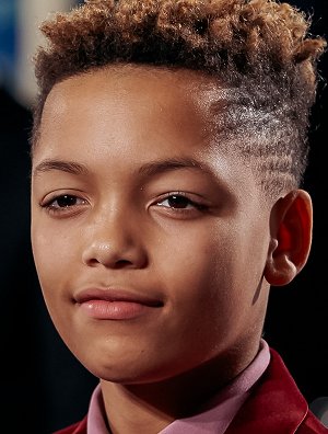 Max Fincham | Galerie - Z filmu | ČSFD.cz