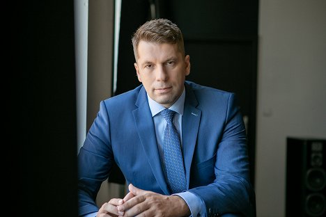 Alex Adams | ČSFD.cz