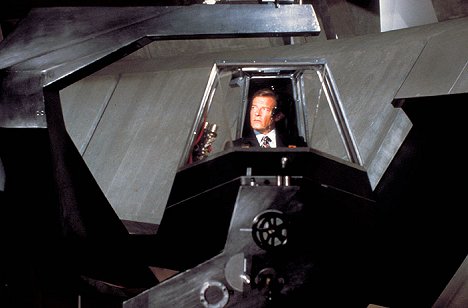 Roger Moore | ČSFD.cz