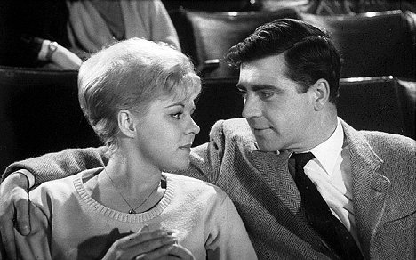 June Ritchie | ČSFD.cz