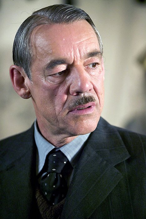 Roger Lloyd Pack | ČSFD.cz
