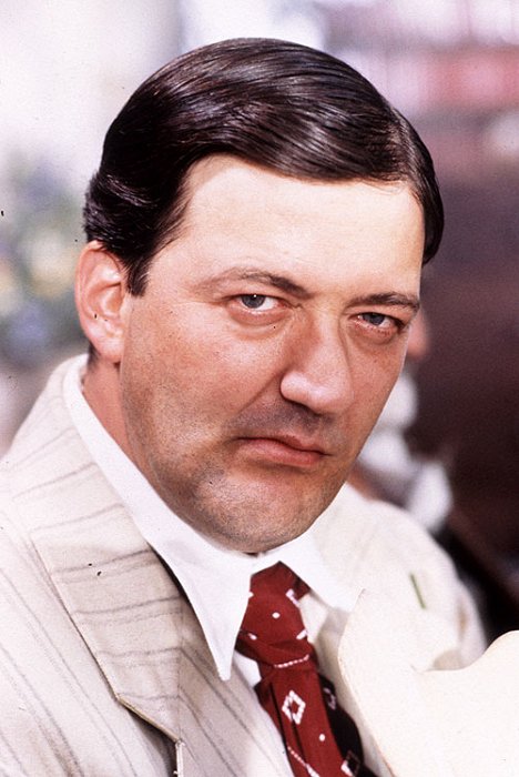 Stephen Fry | ČSFD.cz