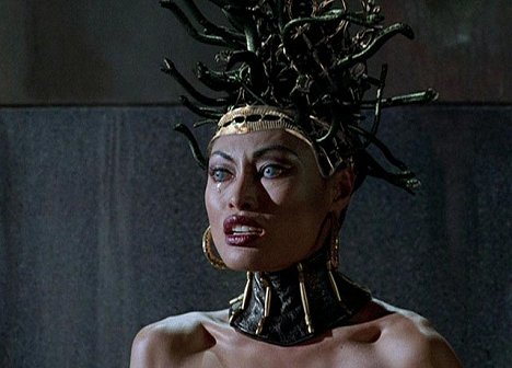 Kira Clavell | ČSFD.cz