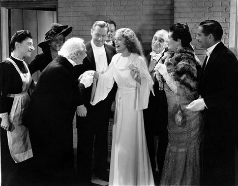 Belle Mitchell | ČSFD.cz