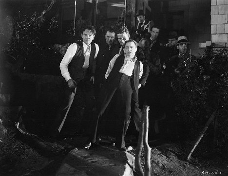 Russell Hopton | ČSFD.cz