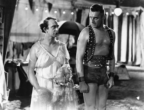 Roscoe Ates | ČSFD.cz