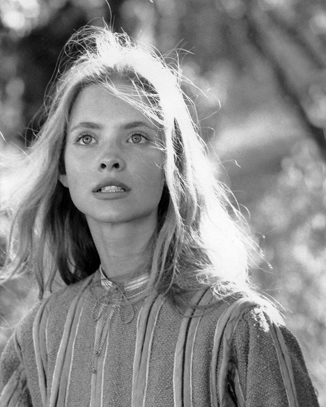 Judi Bowker | ČSFD.cz