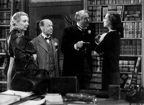 Connie Gilchrist | ČSFD.cz