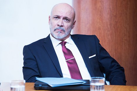 Juan Fernández | ČSFD.cz