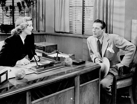 Robert Shayne | ČSFD.cz