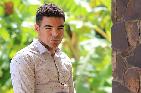 Ash Hunter | ČSFD.cz