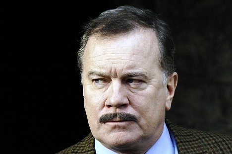 Nicky Henson | ČSFD.cz