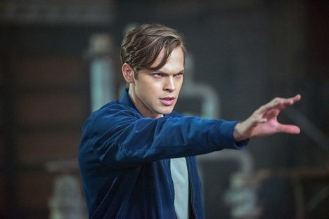 Alexander Calvert | ČSFD.cz