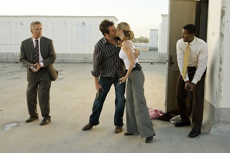 Jon Tenney | ČSFD.cz