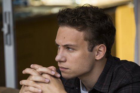 Finn Cole | ČSFD.cz