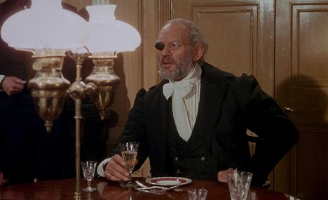 Harry Andrews | ČSFD.cz