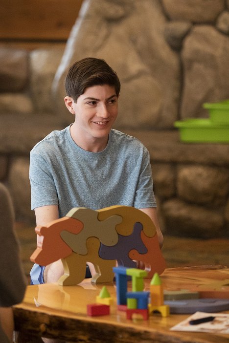 Mason Cook | ČSFD.cz