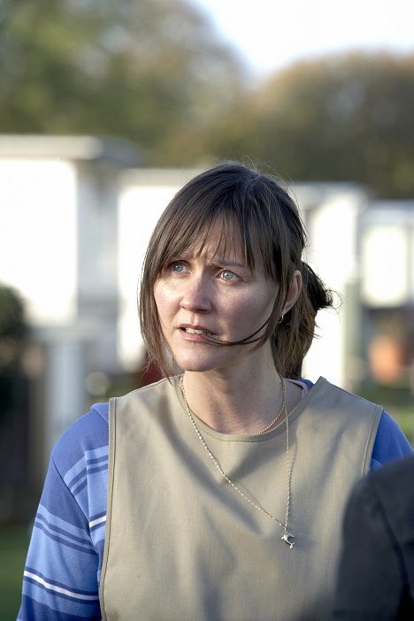 Esther Hall | ČSFD.cz