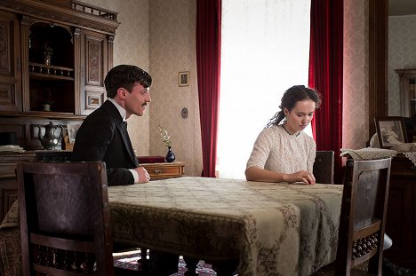 Sarah Born | ČSFD.cz