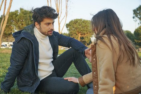 Alp Navruz | ČSFD.cz