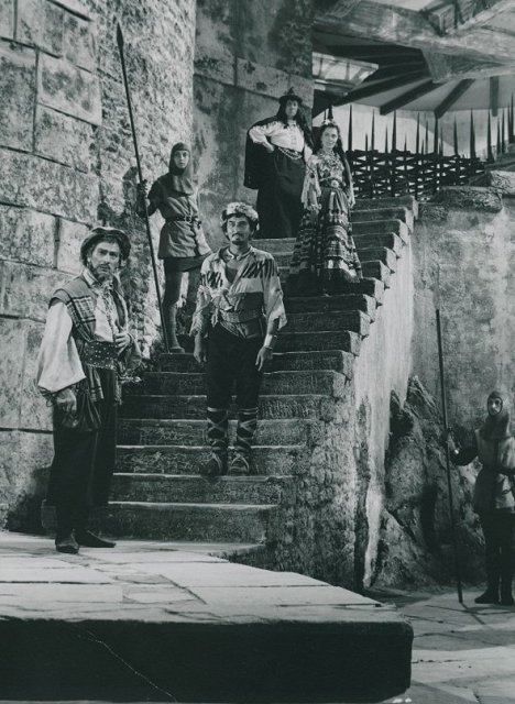 Viveca Lindfors | ČSFD.sk