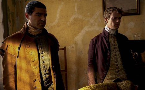 Ash Hunter | ČSFD.cz