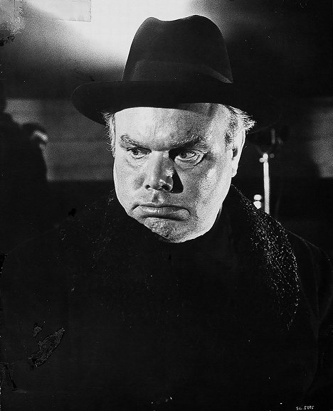 Peter Bull | ČSFD.cz