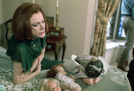 Grayson Hall | ČSFD.cz