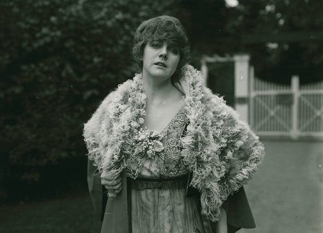 Olga Hällgren | ČSFD.cz