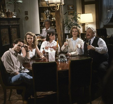 Anja Jaenicke | ČSFD.cz