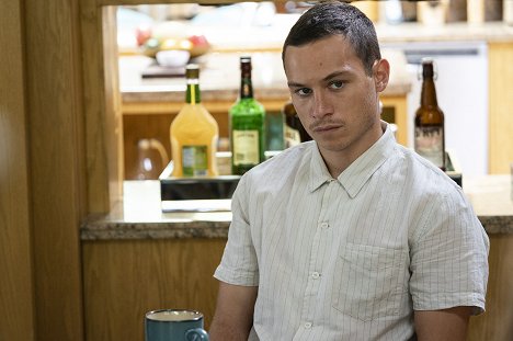 Finn Cole | Galerie - Z filmu | ČSFD.cz