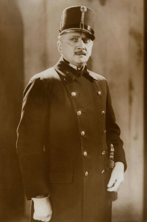Theodor Loos | ČSFD.cz