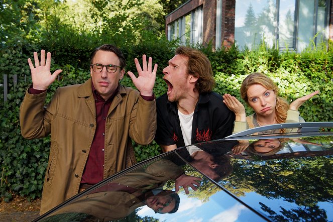 Triple Ex - Nacktfoto (E03) (2017) | ČSFD.cz