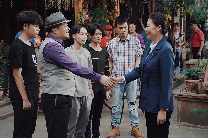 Warm Bridge (2021) | ČSFD.cz