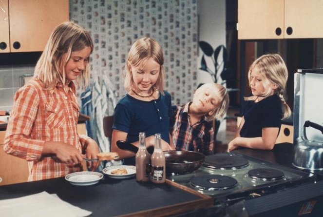 I din fars lomme (1973) | Galerie - Z filmu | ČSFD.cz