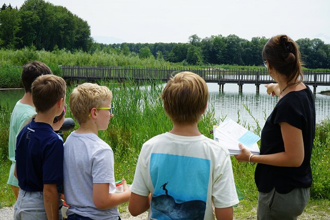 Zeitlos – Schule des Lebens - Mit Mikroskop ins Biotop (E110) (2022) | Galerie - Z epizody | ČSFD.cz