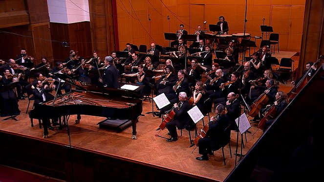 Ivan Bašić hraje Beethovena (2021) | ČSFD.cz