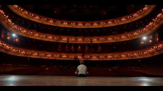 A Resilient Man (2024) | Galerie - Z filmu | ČSFD.cz