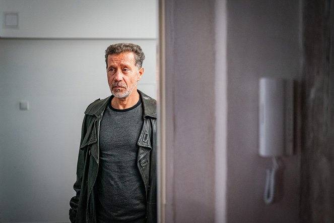 Lovec (2024) | Galerie - Ze seriálu | ČSFD.cz