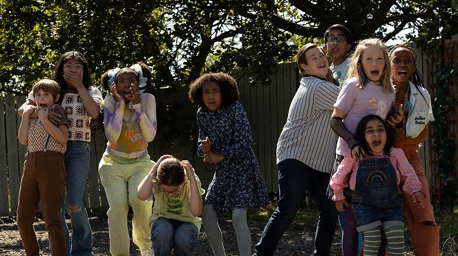The Dumping Ground - Bright Sparks (S10E20) (2023) | ČSFD.cz