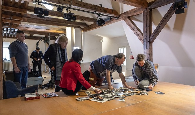 13. komnata - 13. komnata Filipa Menzela (S21E16) (2025) | Galerie - Z natáčení | ČSFD.cz