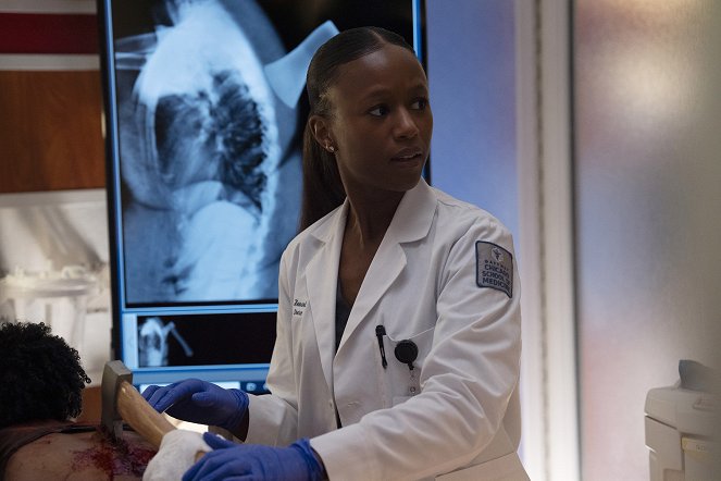 Chicago Med - Family Matters (S10E07) (2024) | ČSFD.cz