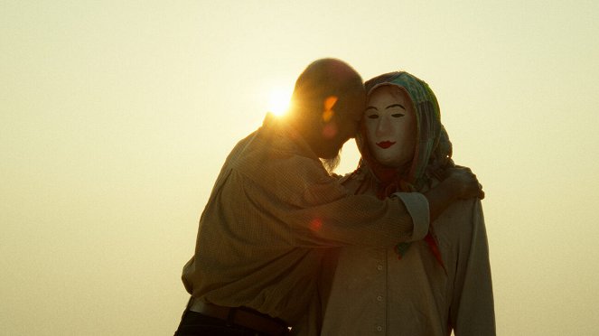 Bury Us in a Lone Desert (2025) | ČSFD.cz