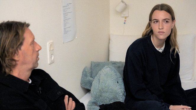 Indefra med Anders Agger: Syg Ungdom - Åndenød (E03) (2024) | Galerie ...