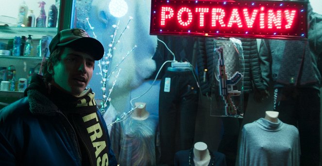 LOWKEY TRASHOVEJ KLIP (2024) | Galerie - Z filmu | ČSFD.cz