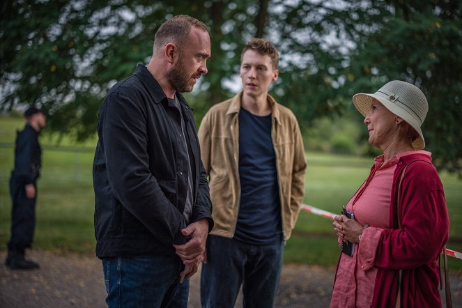 Specialisté - Série 9 (S09) (2025) | Tvůrci | ČSFD.cz