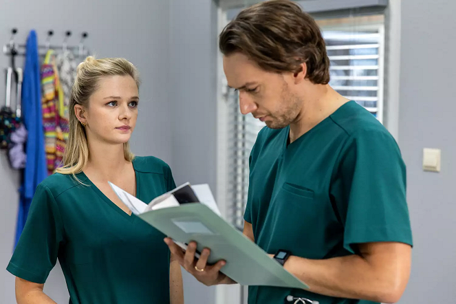Szpital św. Anny - Episode 6 (E06) (2025) | ČSFD.cz