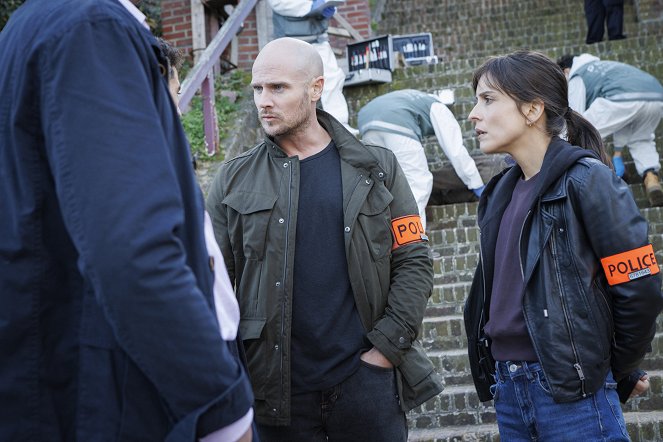 Stíny smrti: Vraždy na Květinovém pobřeží (2023) | Gallery - Promo ...